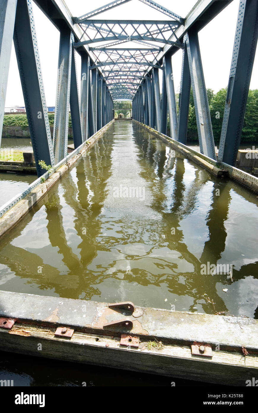 Barton Aqueduct bridge taking the Bridgewater Canal over the Manchester ...