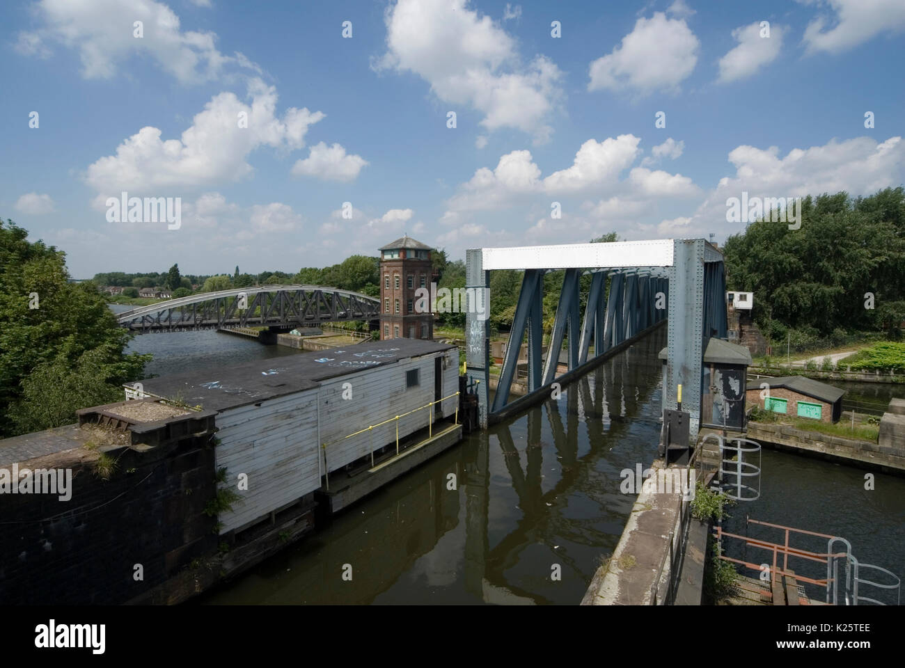 Barton Aqueduct bridge taking the Bridgewater Canal over the Manchester ...