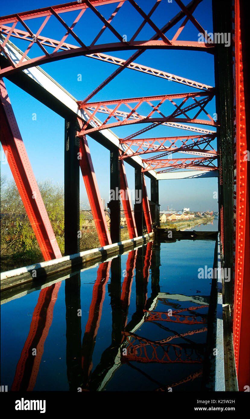 Barton Aqueduct bridge taking the Bridgewater Canal over the Manchester ...