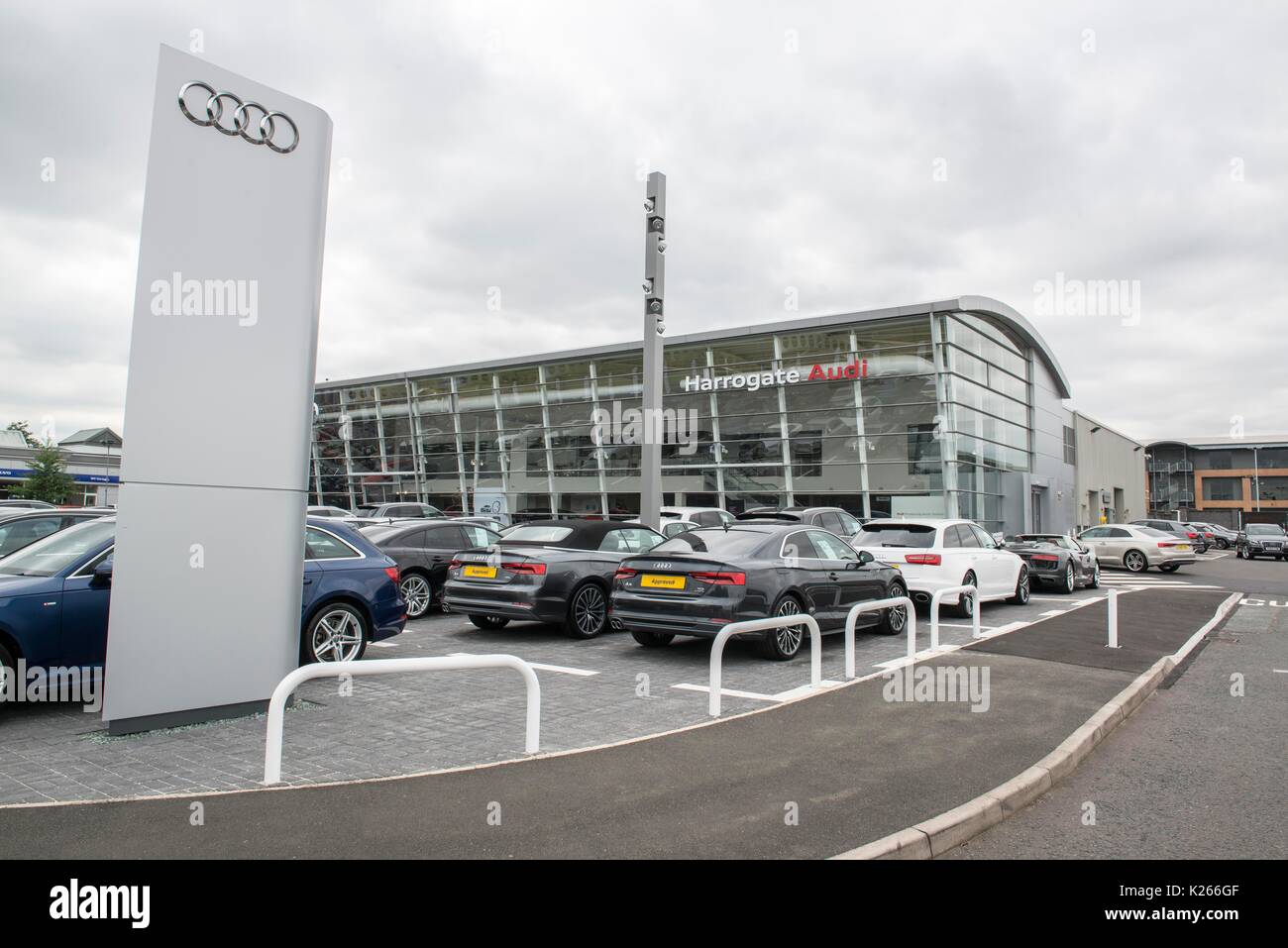 Carsale hi-res stock photography and images - Alamy