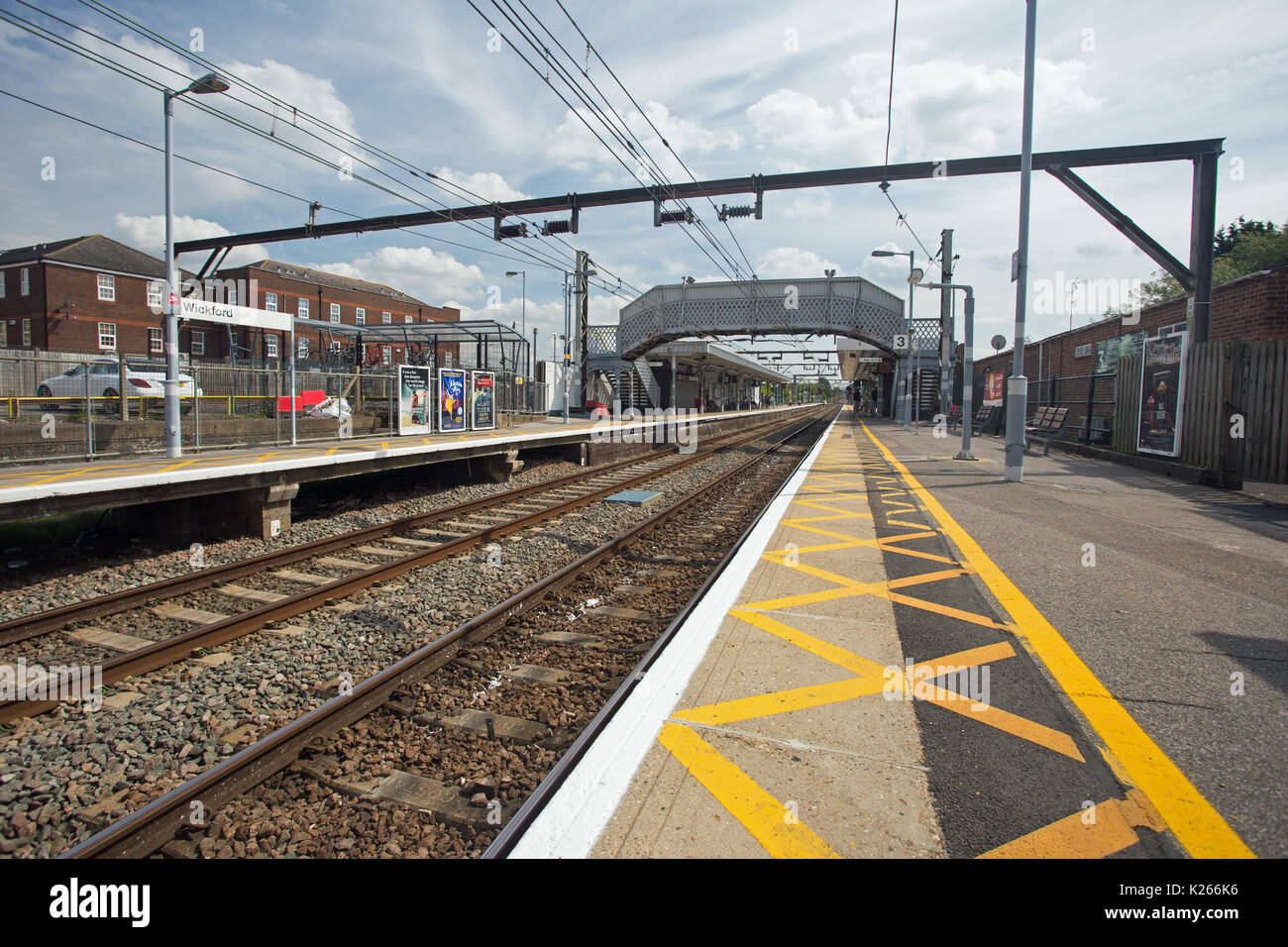 Overhead gantry power lines hi-res stock photography and images - Alamy