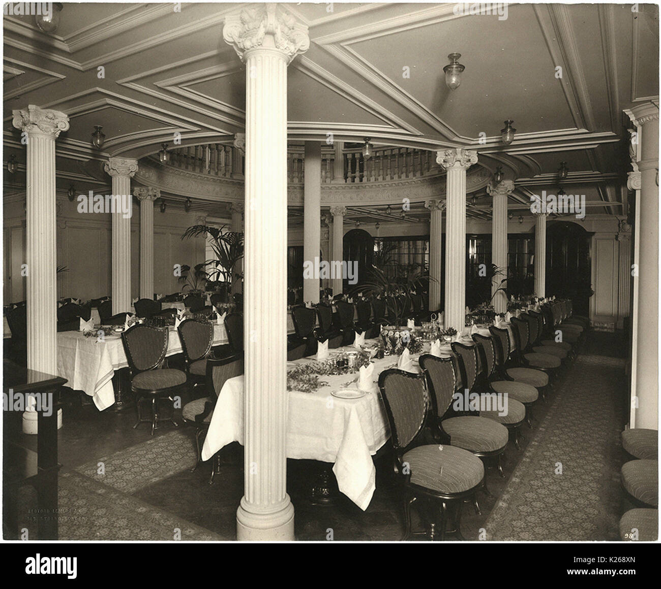 Second class dining saloon Stock Photo - Alamy