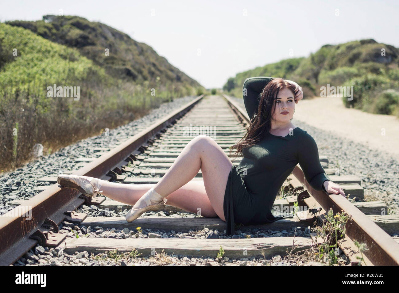 Graceful ballerina on pointe hi-res stock photography and images - Alamy