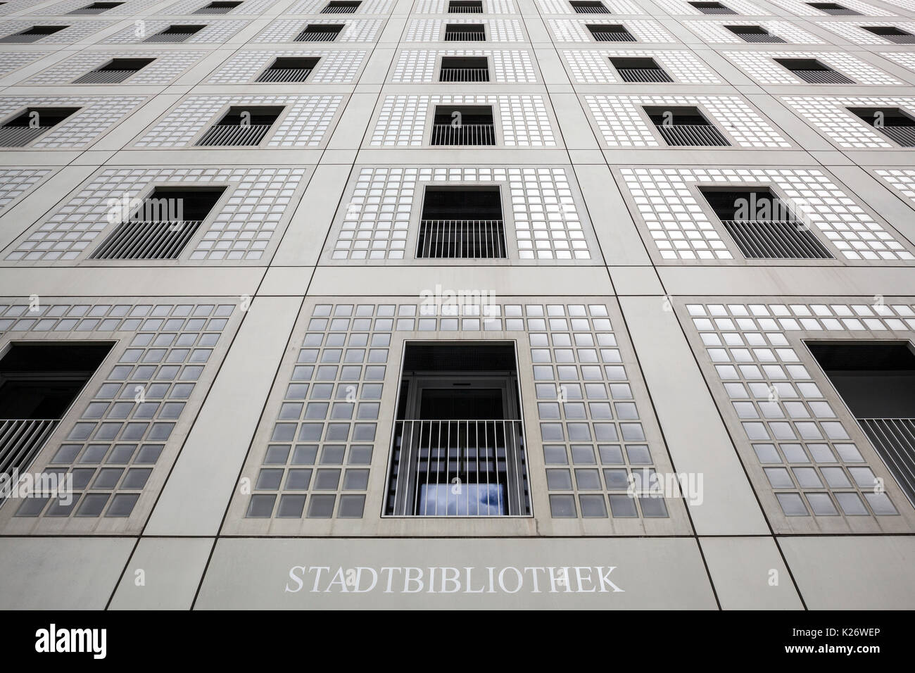 Library facade hi-res stock photography and images - Alamy