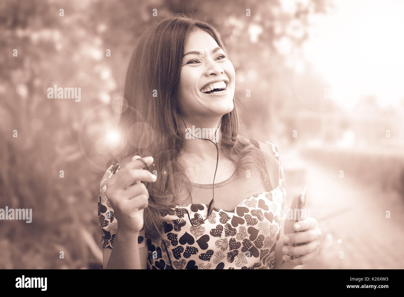 Long haired female singer hi-res stock photography and images - Alamy