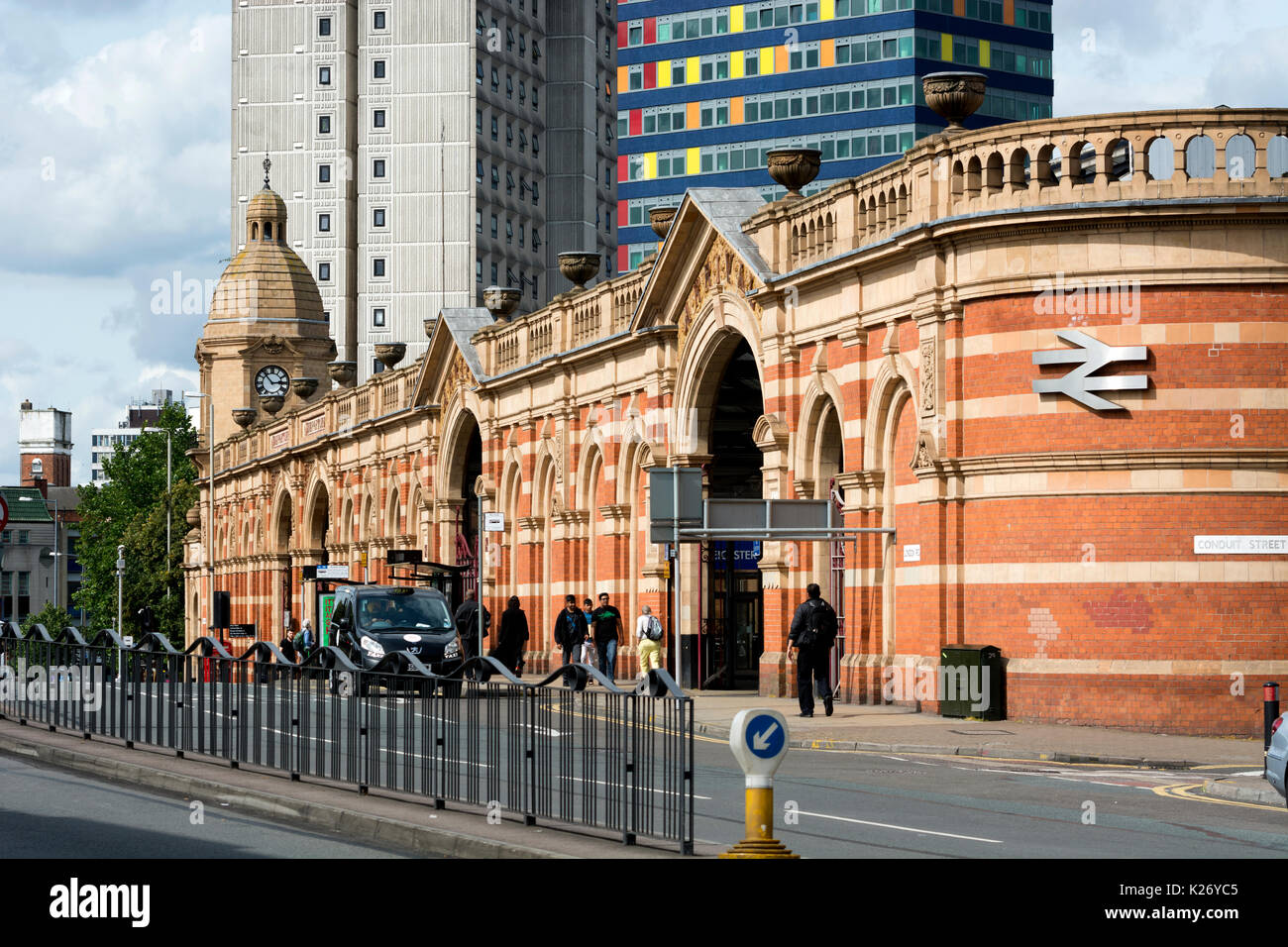 Leicester railway station, Leicestershire, UK Stock Photo - Alamy