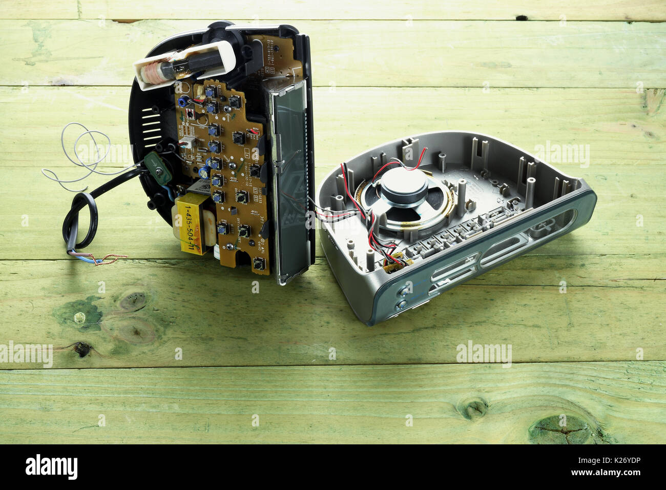 Broken Radio High Resolution Stock Photography and Images - Alamy