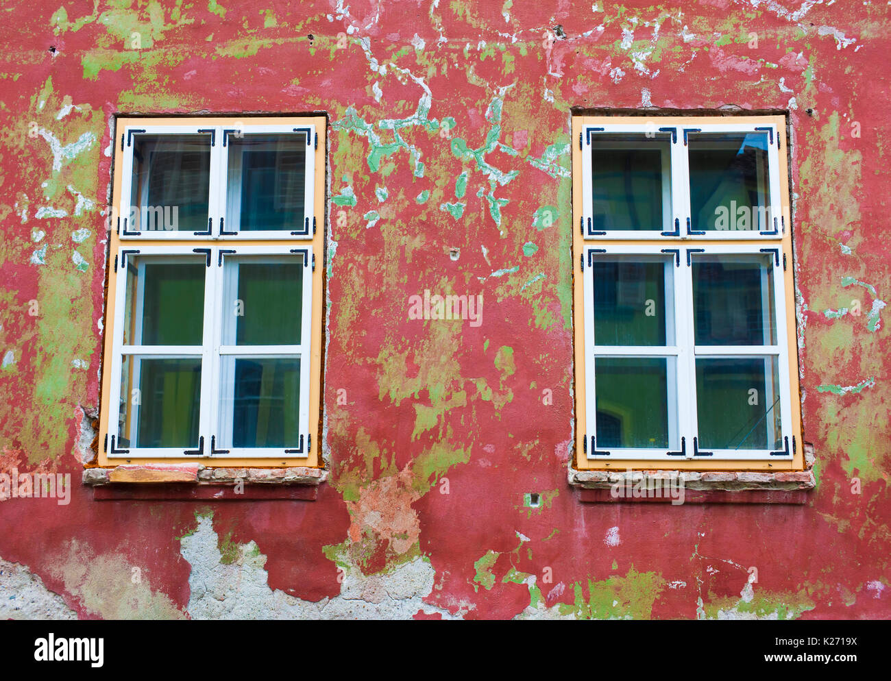 windows and old cracked wall of abandoned house Stock Photo - Alamy