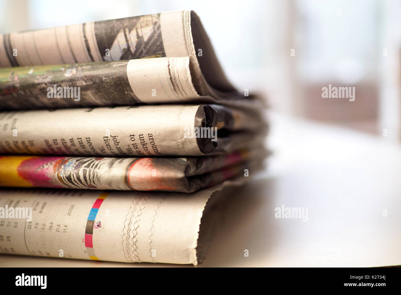 Broadsheet Newspapers Stock Photos & Broadsheet Newspapers Stock Images ...
