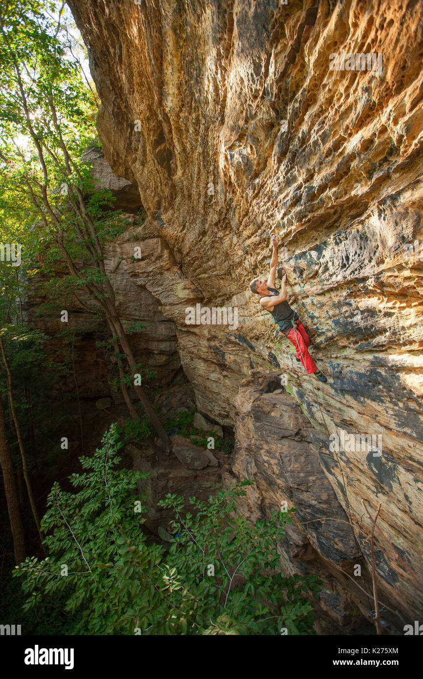 Single pitch rock climbing hi-res stock photography and images - Alamy