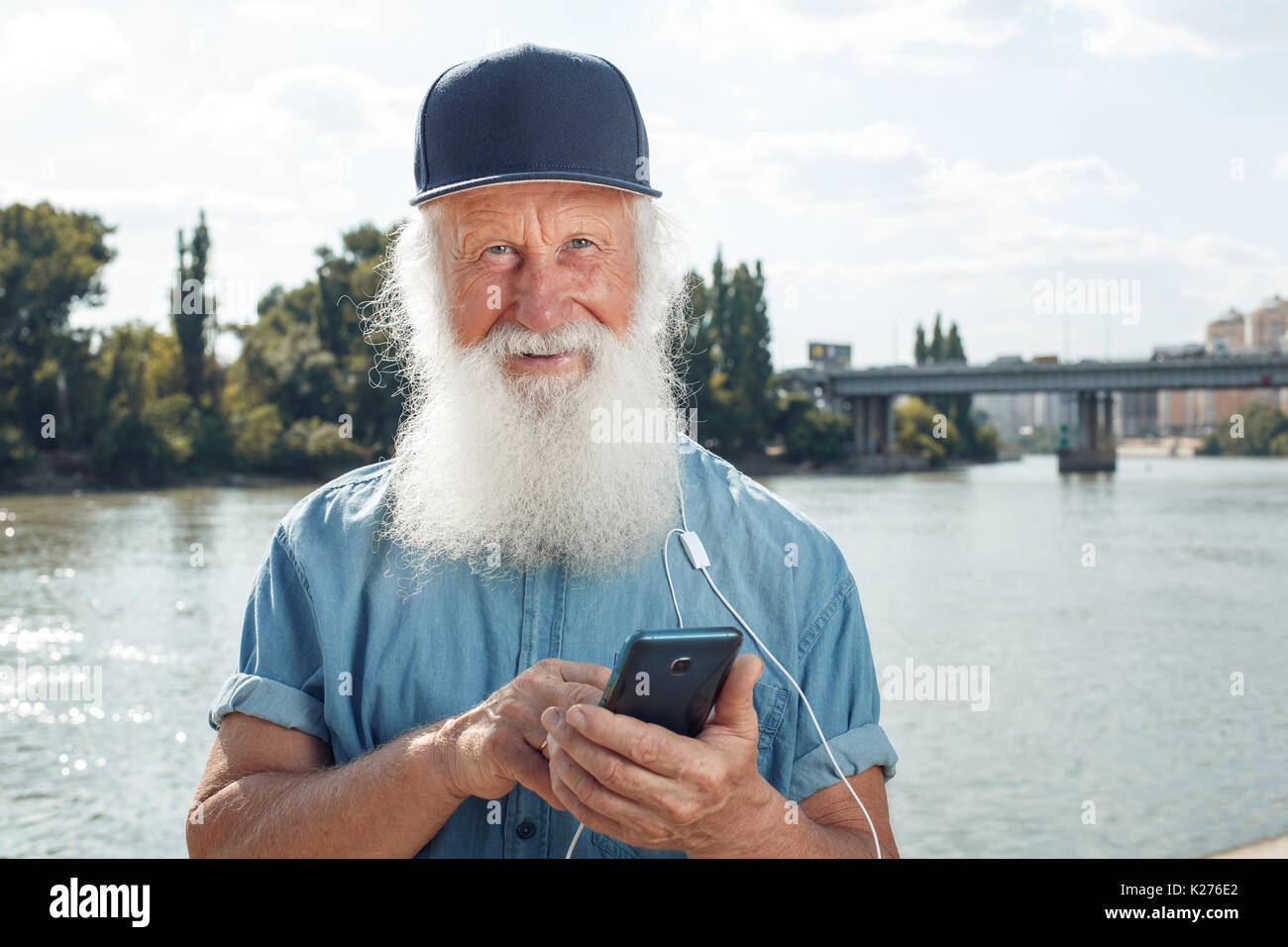 Old man talking on the phone Stock Photo - Alamy