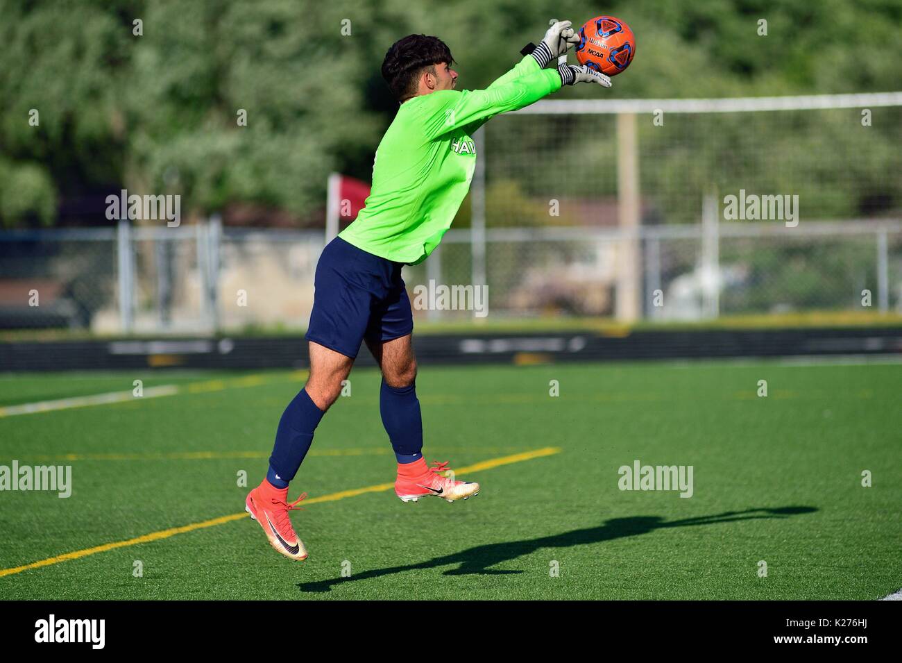 Soccer player leaving field hi-res stock photography and images - Alamy
