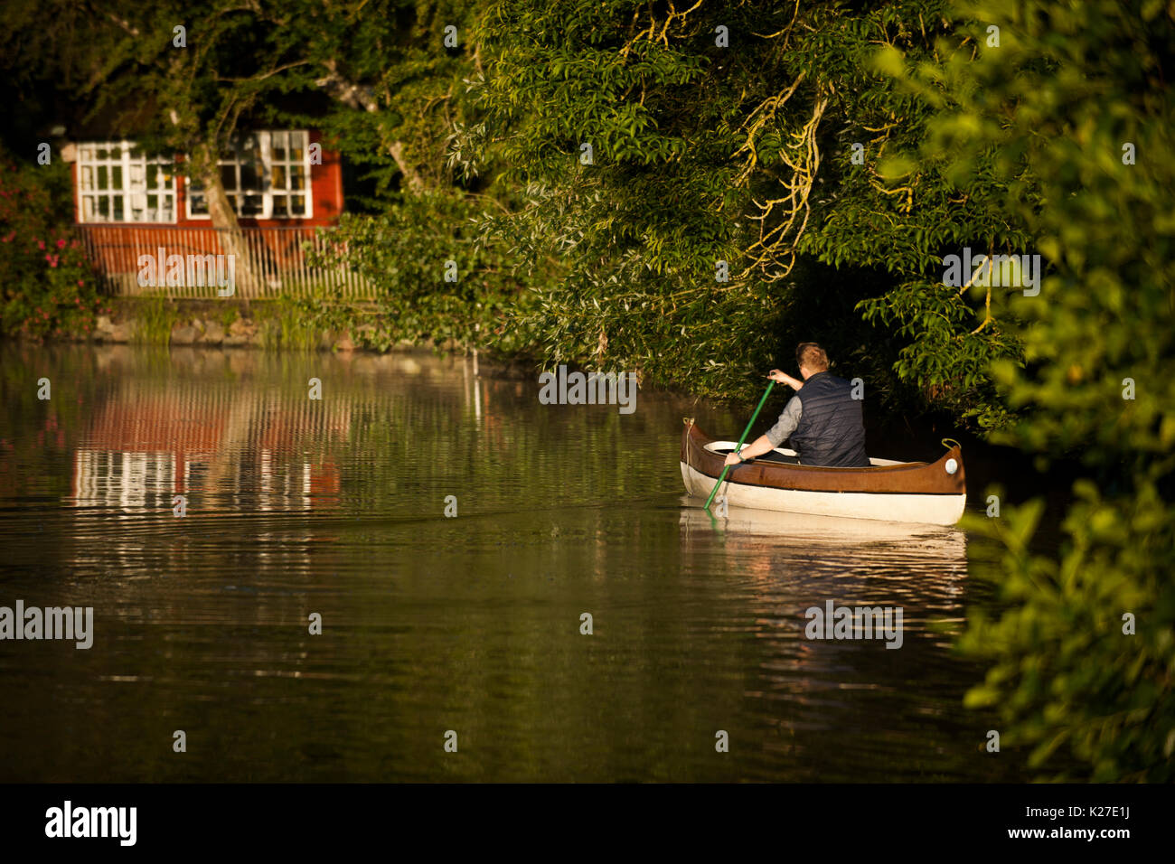 Canoe landscape hi-res stock photography and images - Alamy
