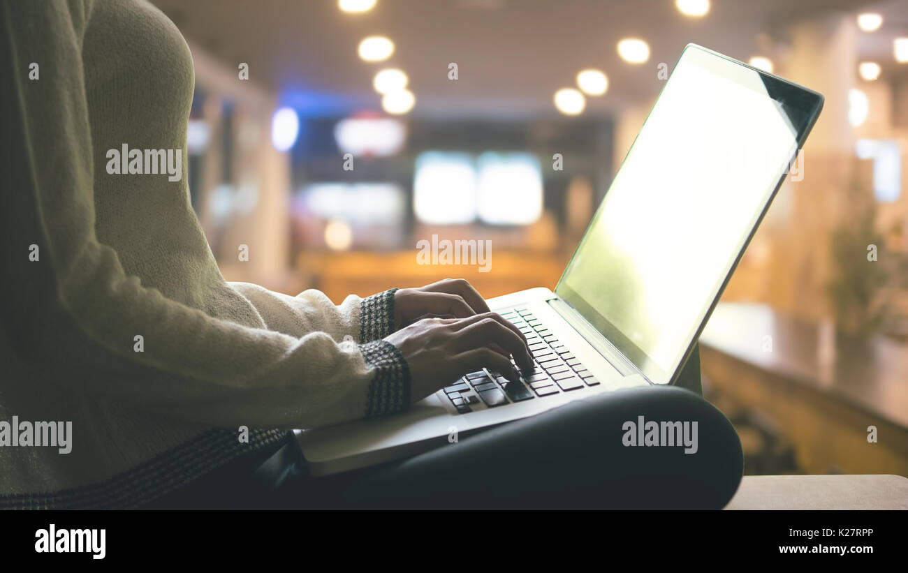 Using computer business night hi-res stock photography and images - Alamy