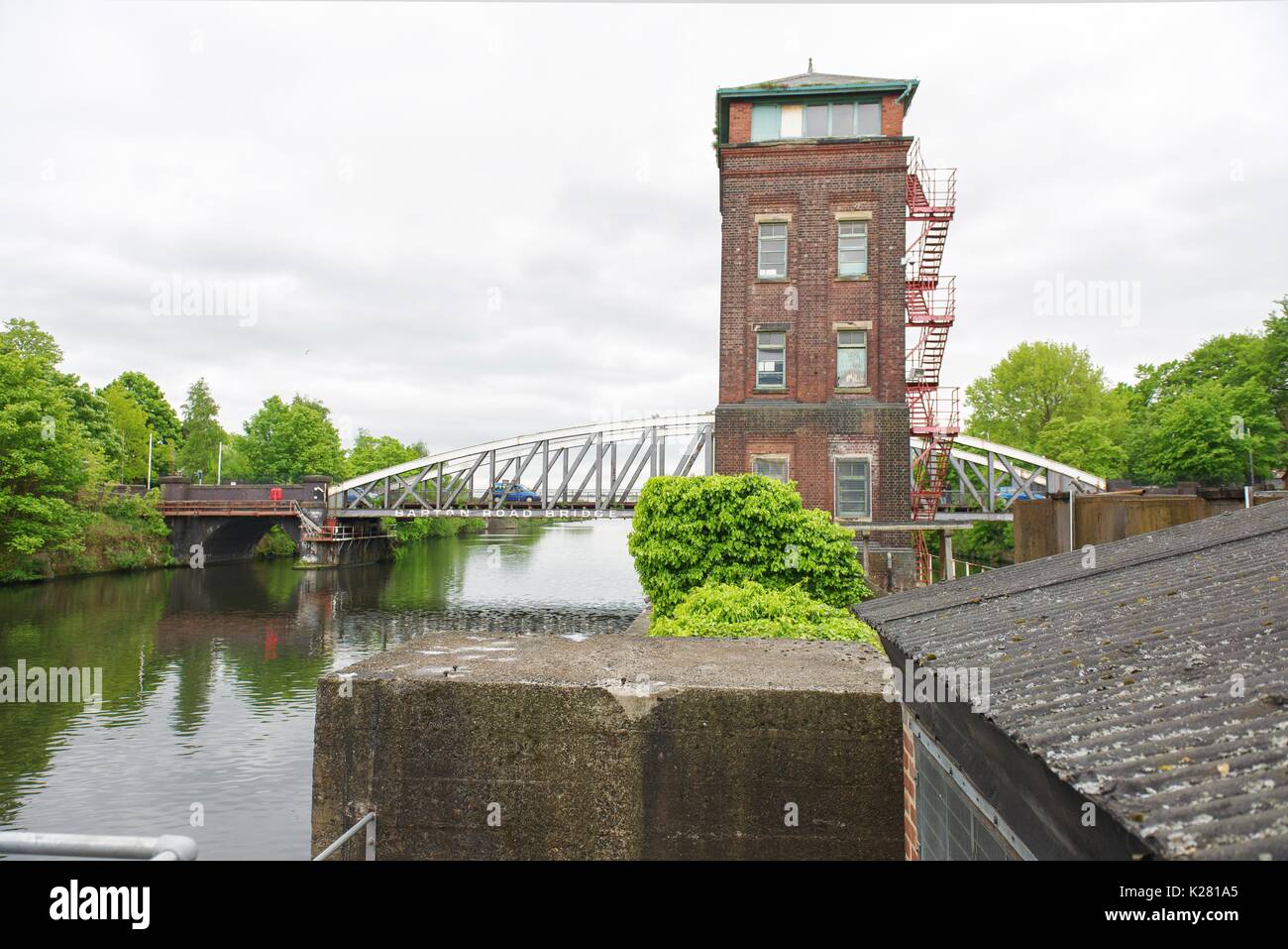 Barton Aqueduct bridge taking the Bridgewater Canal over the Manchester ...