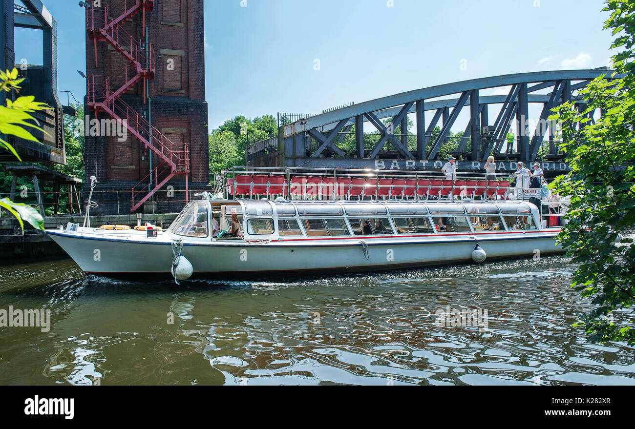 Barton Aqueduct bridge taking the Bridgewater Canal over the Manchester ...