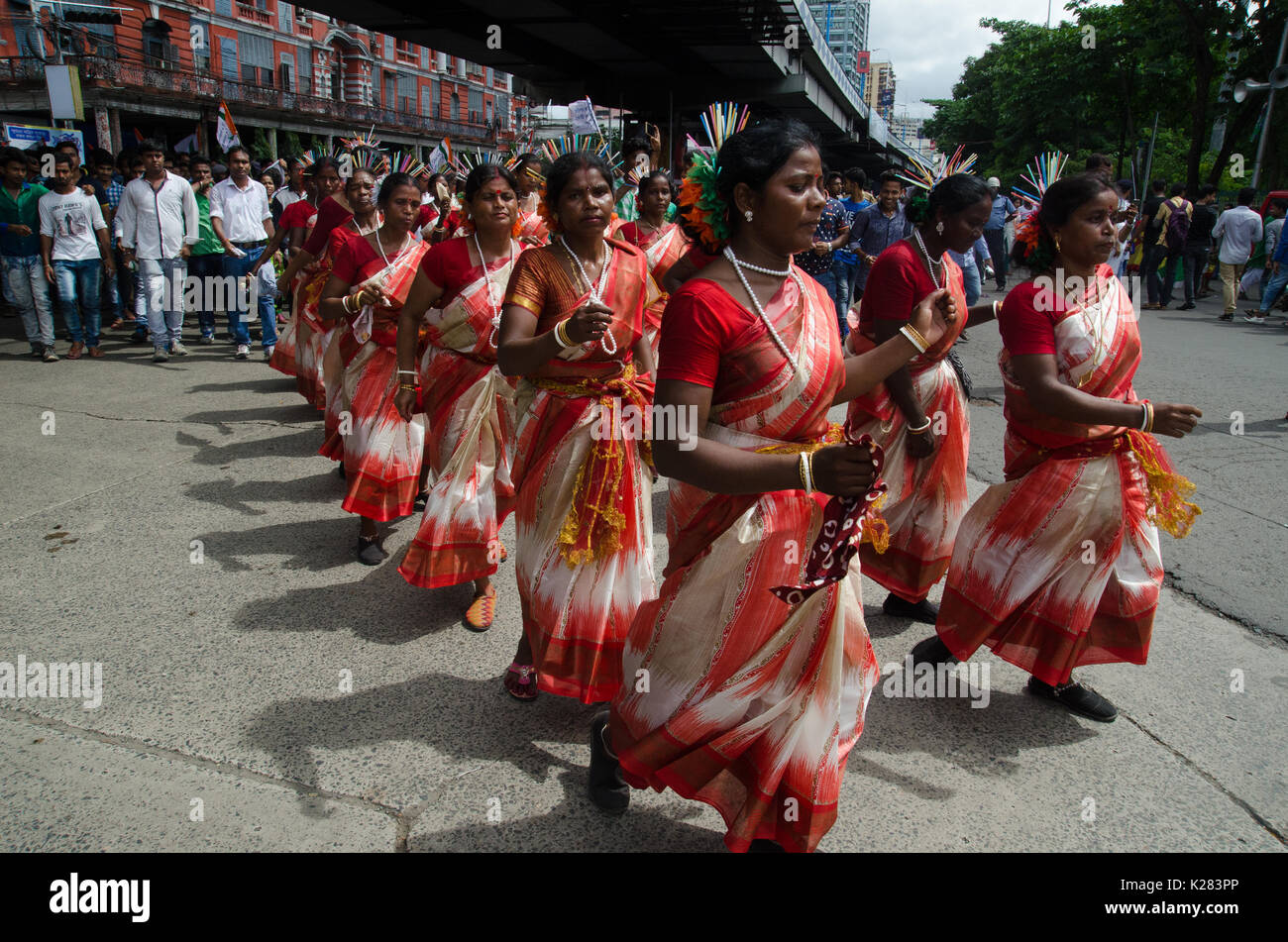 Kolkata, India. 28th Aug, 2017. Traditional dancers are performing at ...