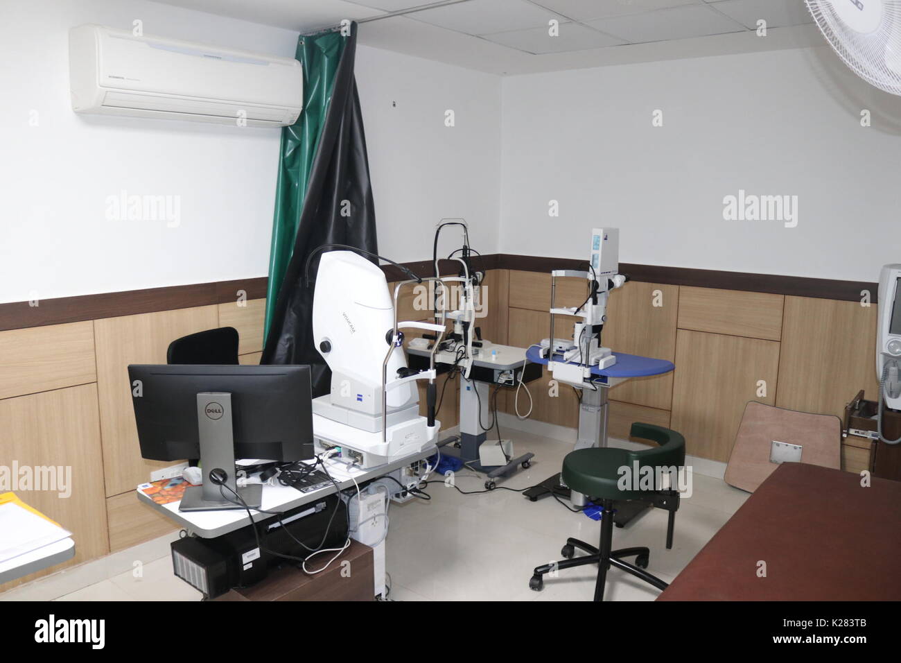 Srinagar, India. 28th Aug, 2017. Sharp sight (Group of Eye Hospital ...