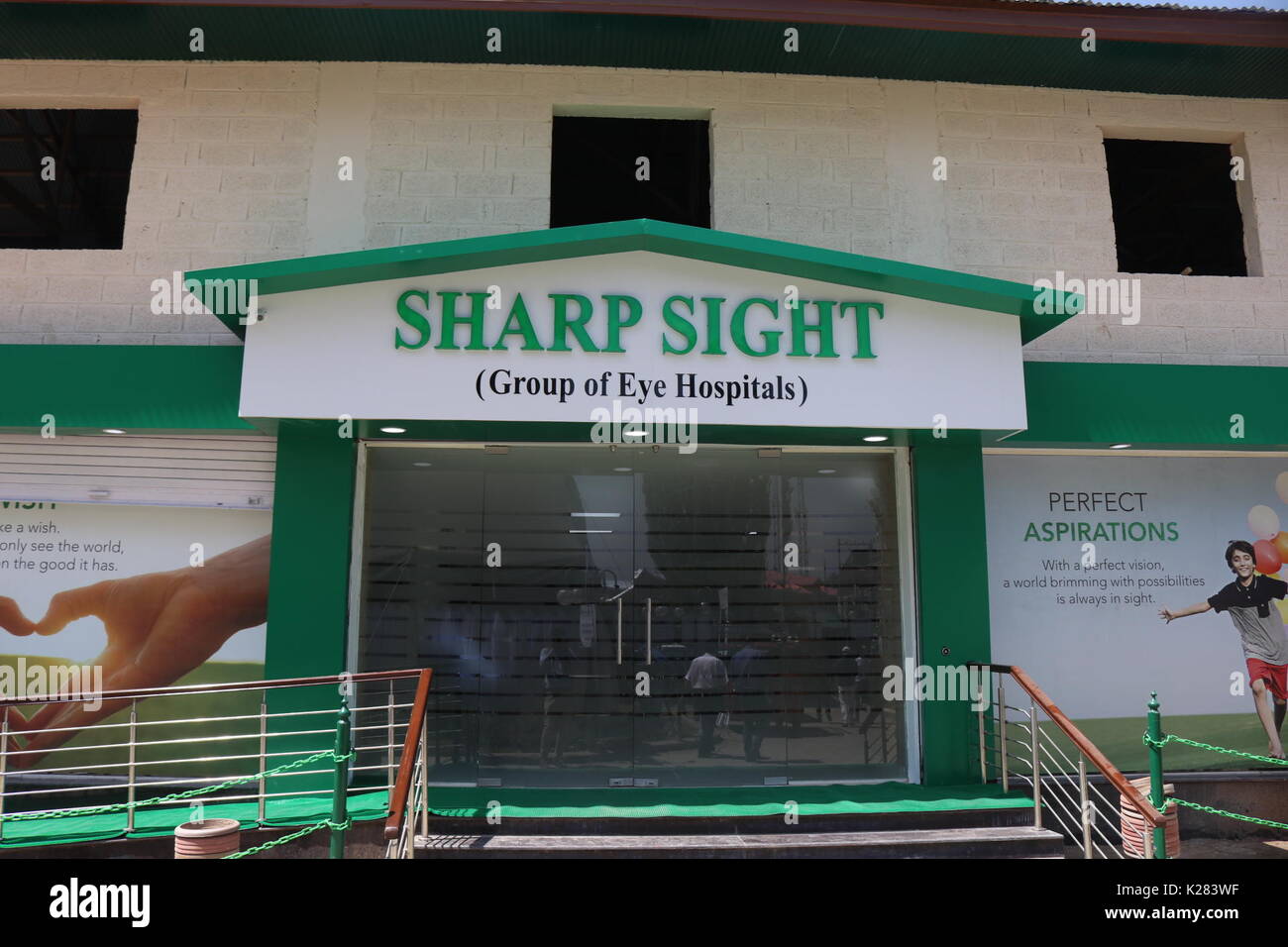 Srinagar, India. 28th Aug, 2017. Sharp sight (Group of Eye Hospital ...