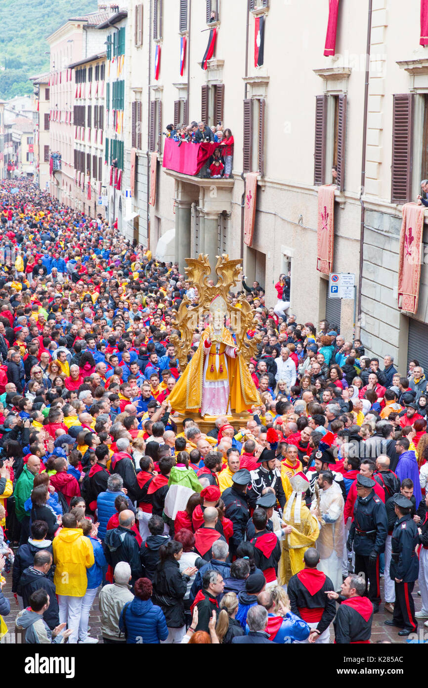 Saint ubaldo day statue hi-res stock photography and images - Alamy