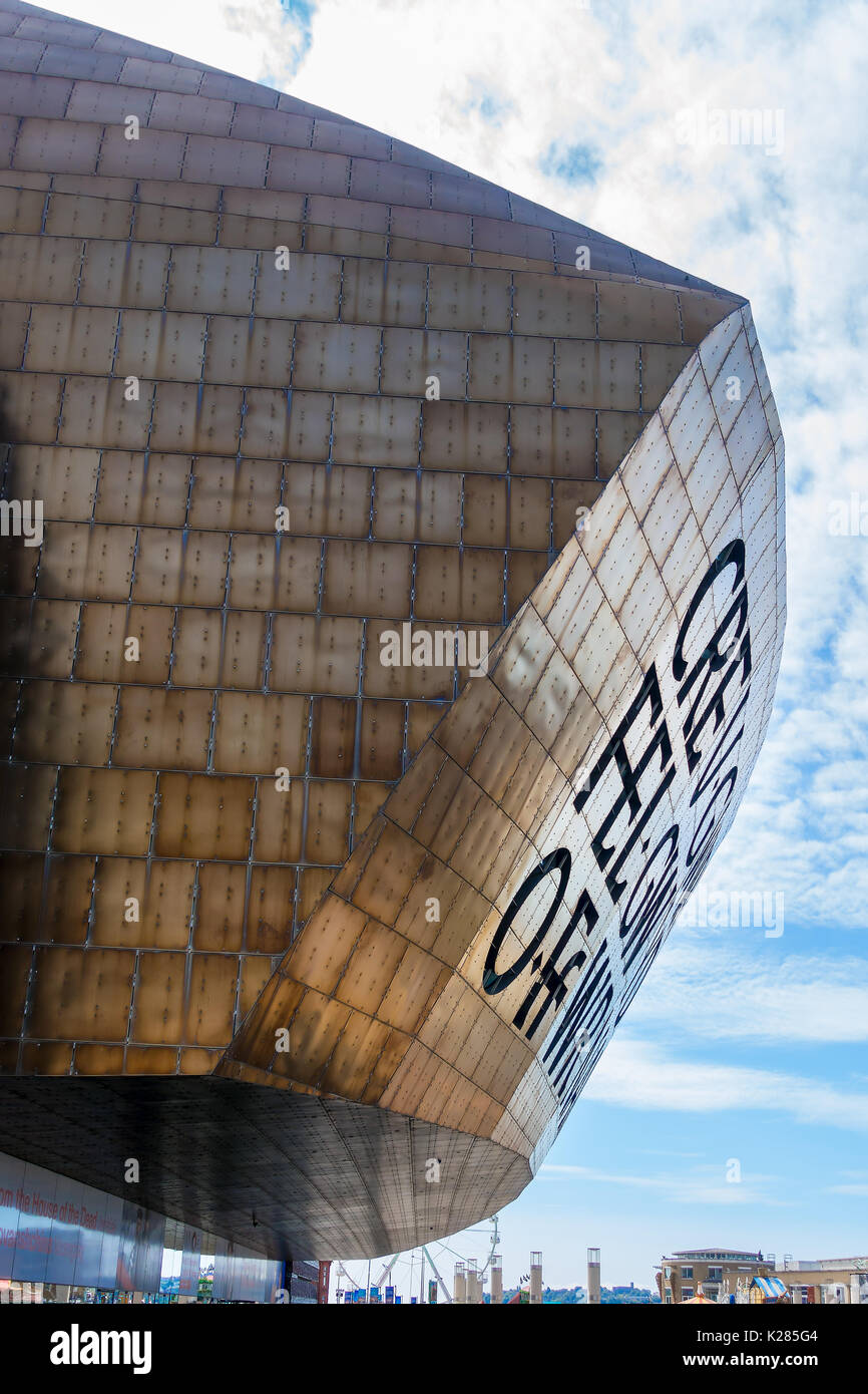 Millennium stadium cardiff construction hi-res stock photography and ...