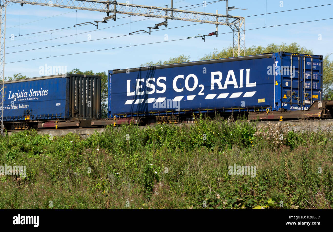 Stobart Rail Less CO2 Rail container on a freightliner train ...