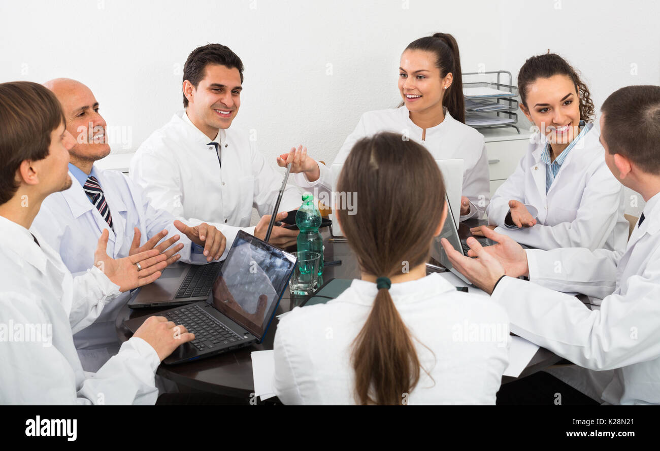 Doctors overalls hi-res stock photography and images - Alamy