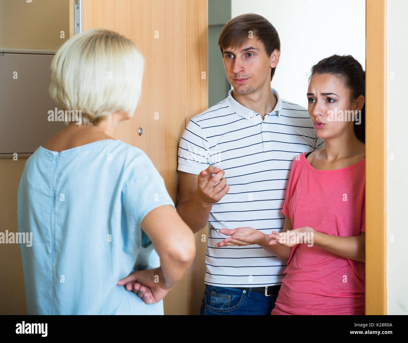 Argue neighbours hi-res stock photography and images - Alamy