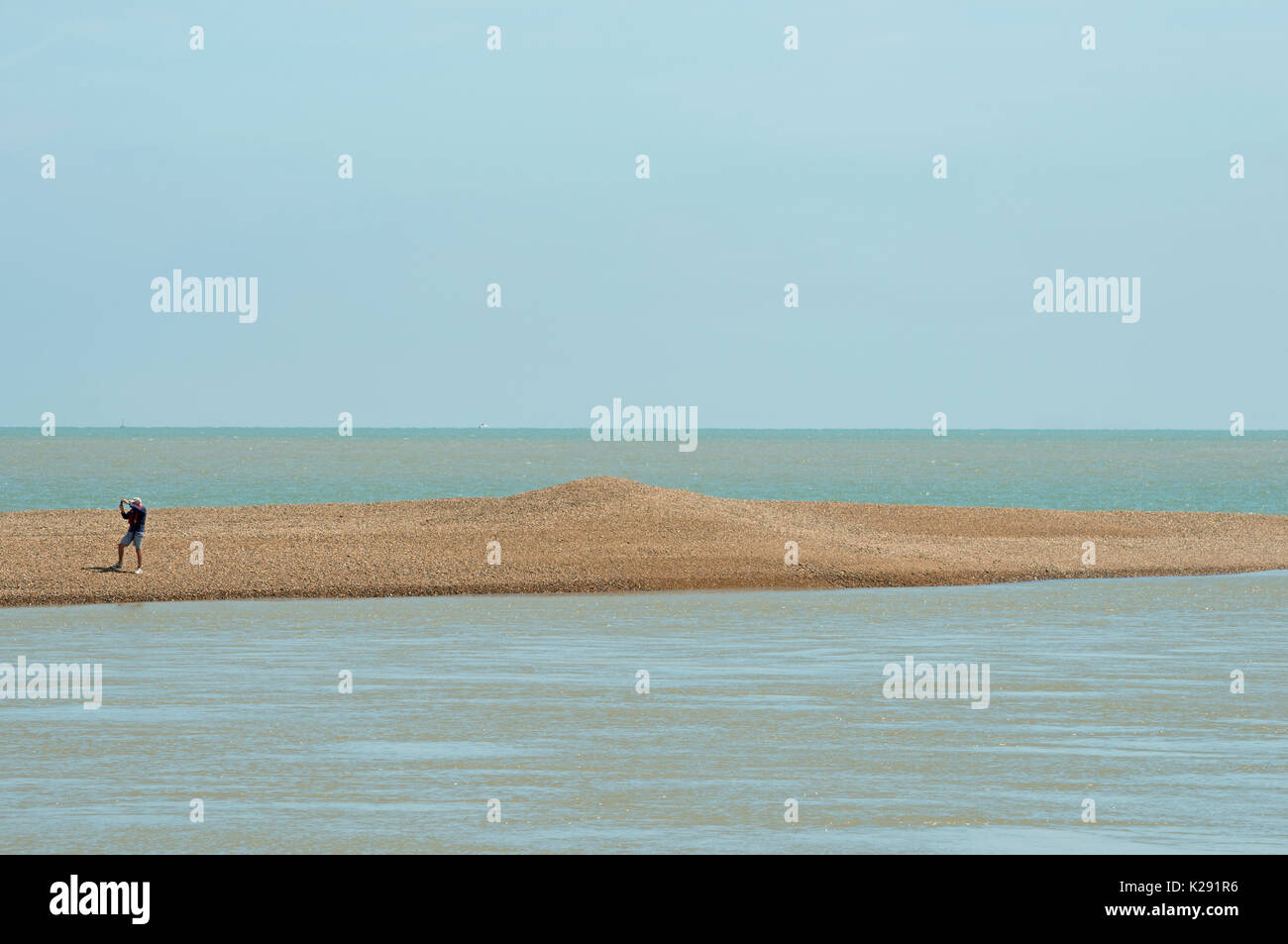 The point shingle street suffolk hi-res stock photography and images ...