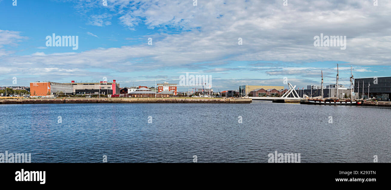 Les docks hi-res stock photography and images - Alamy