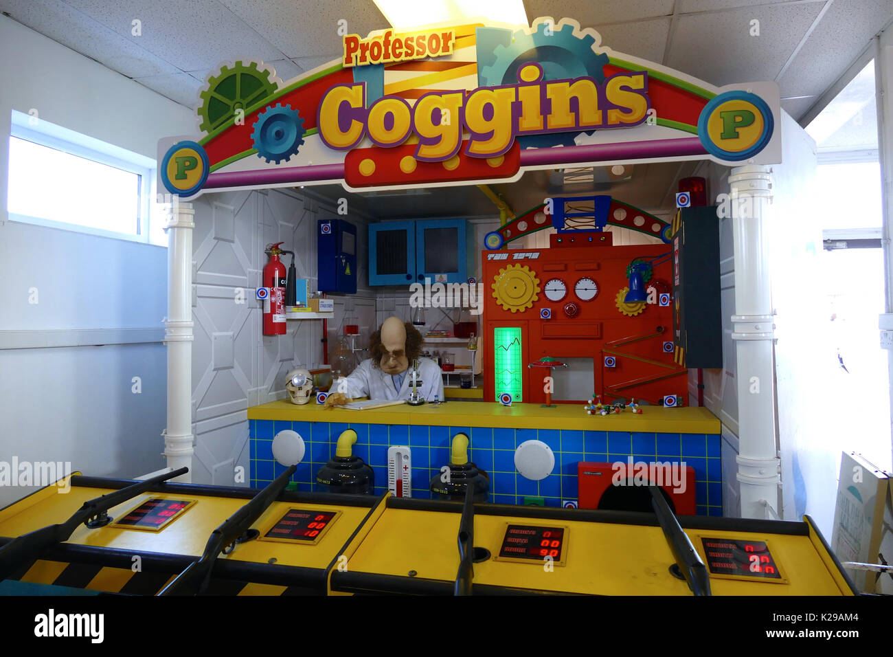 Electronic shooting range hi-res stock photography and images - Alamy