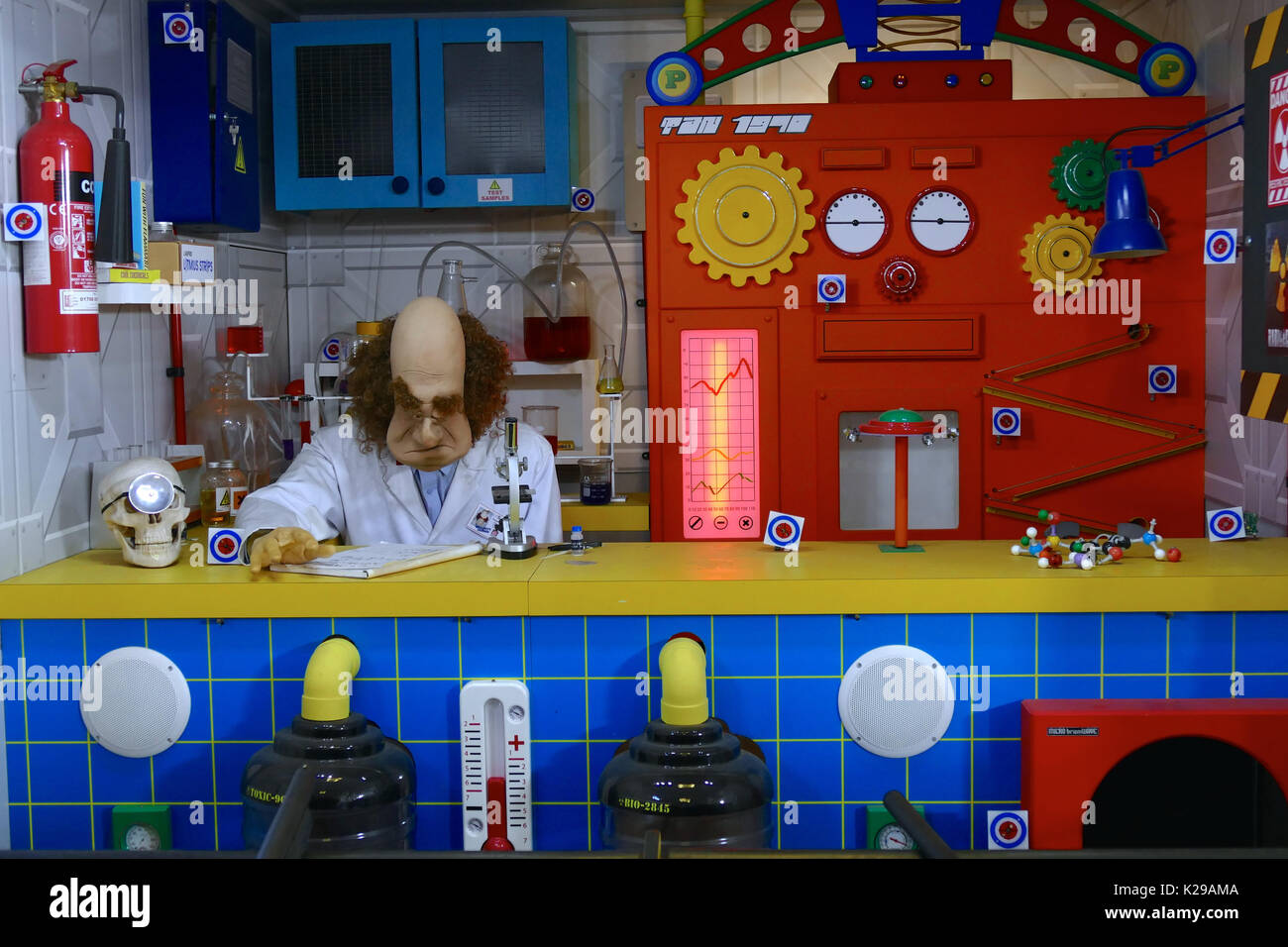 Electronic shooting range hi-res stock photography and images - Alamy