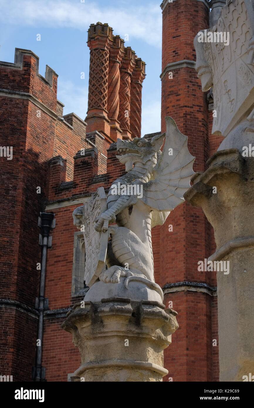 statues at the entrance to palace Stock Photo - Alamy