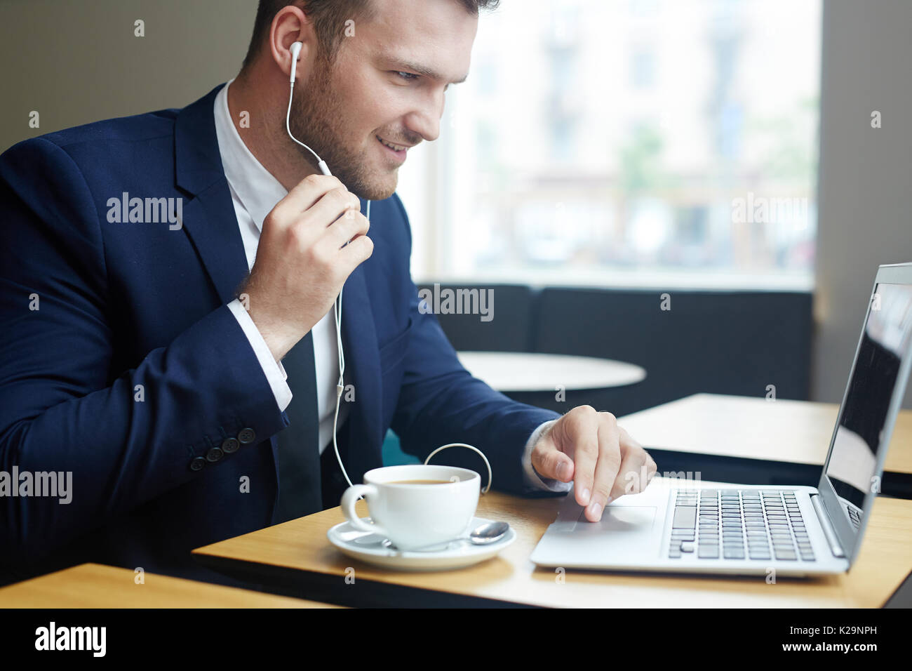 Employee hunting hi-res stock photography and images - Alamy
