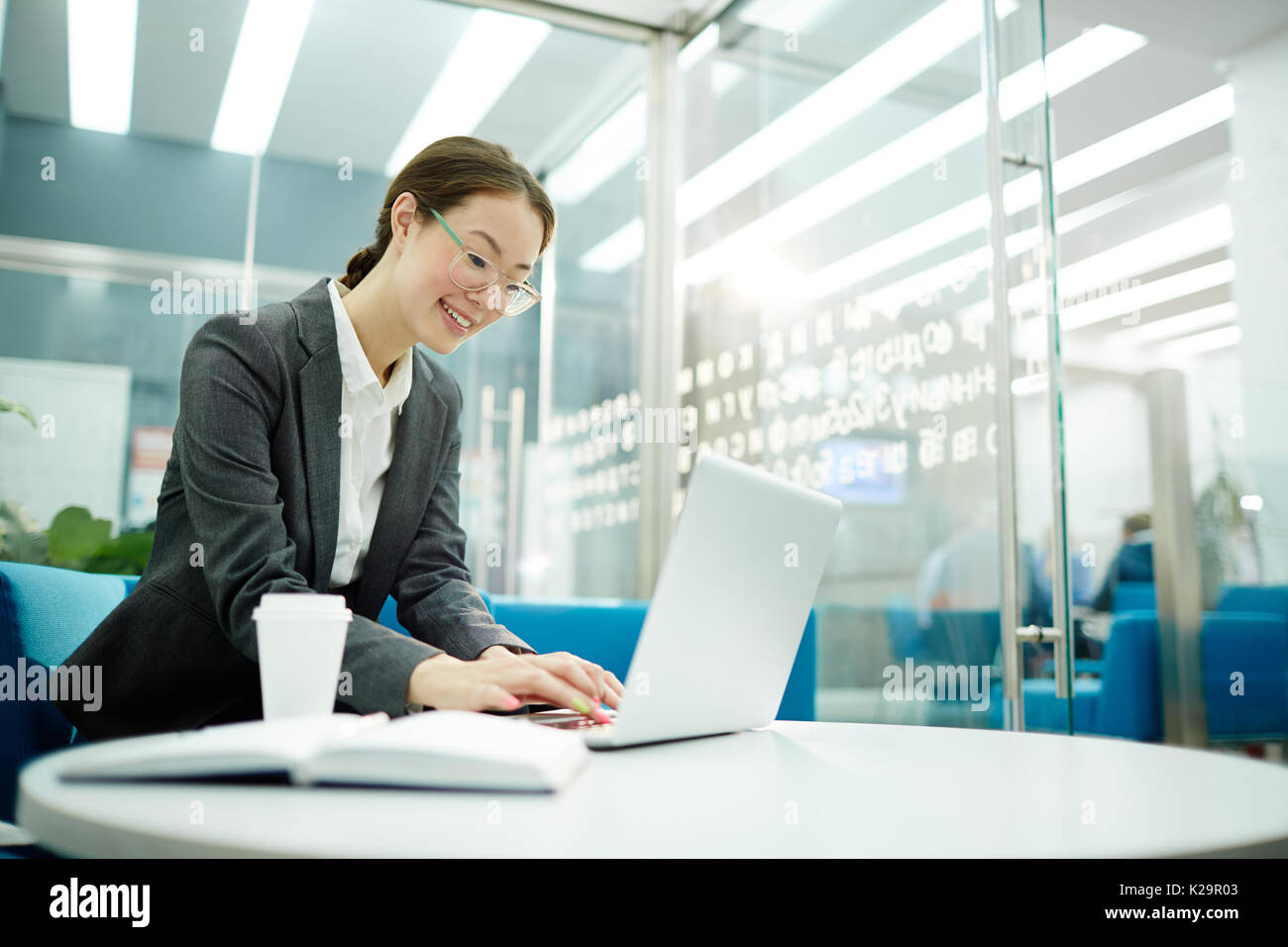 Secretary typing hi-res stock photography and images - Alamy
