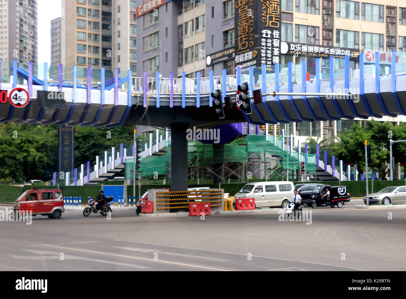 Chongqing, Chongqing, China. 29th Aug, 2017. The most colorful overpass ...