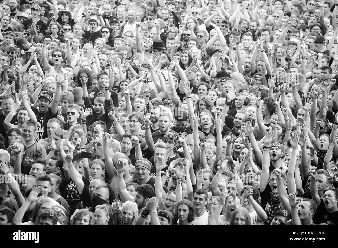 Applauding crowd hi-res stock photography and images - Alamy