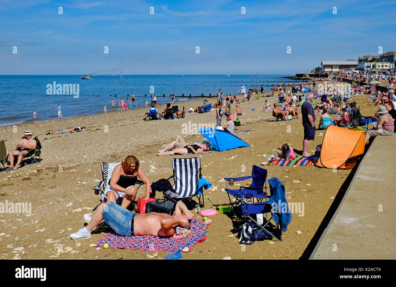 Hunstanton seaside town hi-res stock photography and images - Alamy
