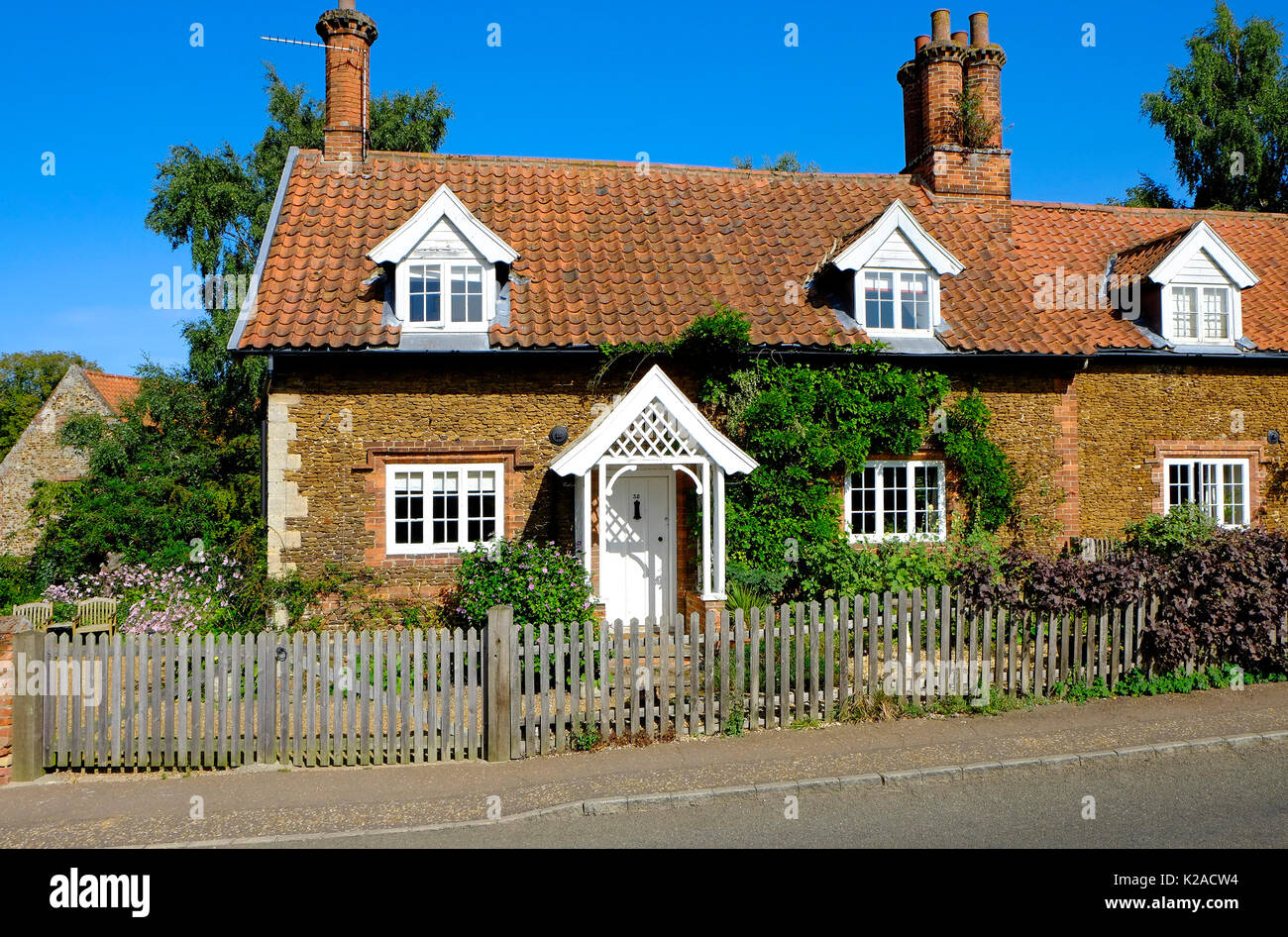 pretty cottages in castle rising, west norfolk, england Stock Photo - Alamy