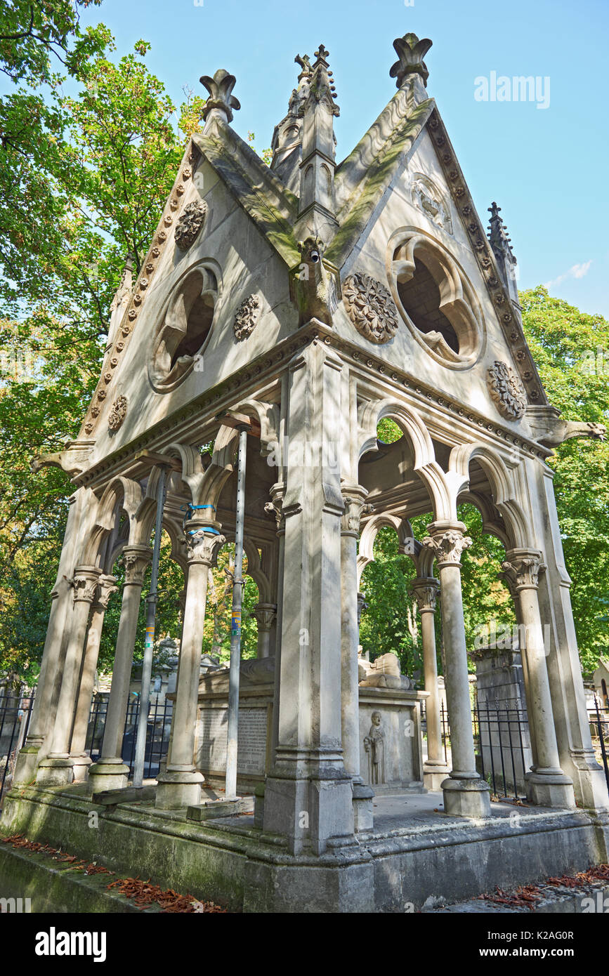 Pere Lachaise cemetery, Abélard et Eloise, Paris, France Stock Photo ...