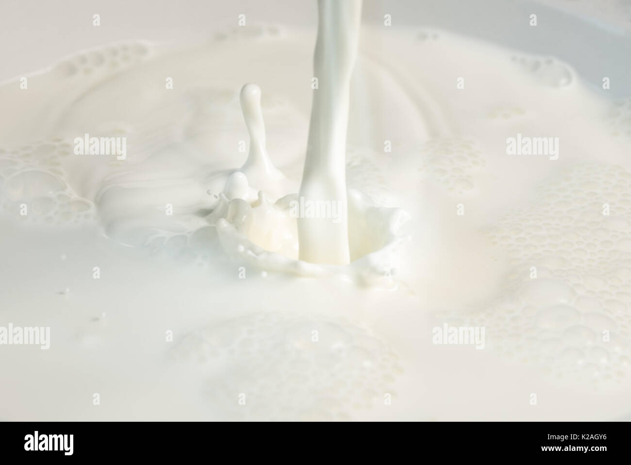 Milk splashing hi-res stock photography and images - Alamy