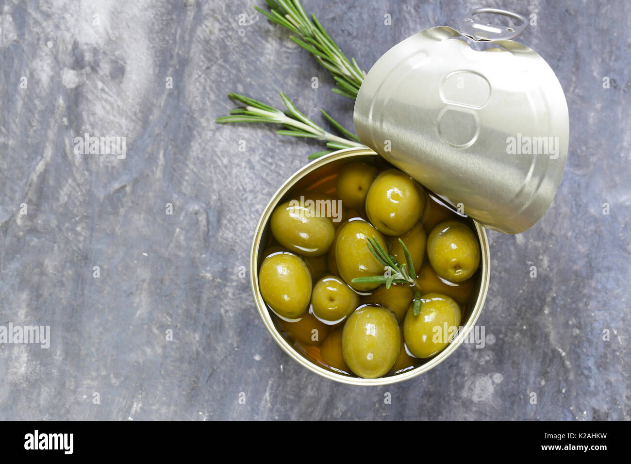 Canned green olives hi-res stock photography and images - Alamy