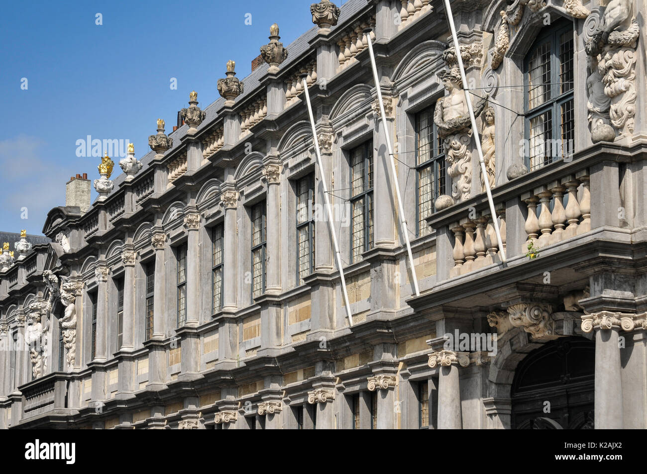 Medieval window pediments hi-res stock photography and images - Alamy