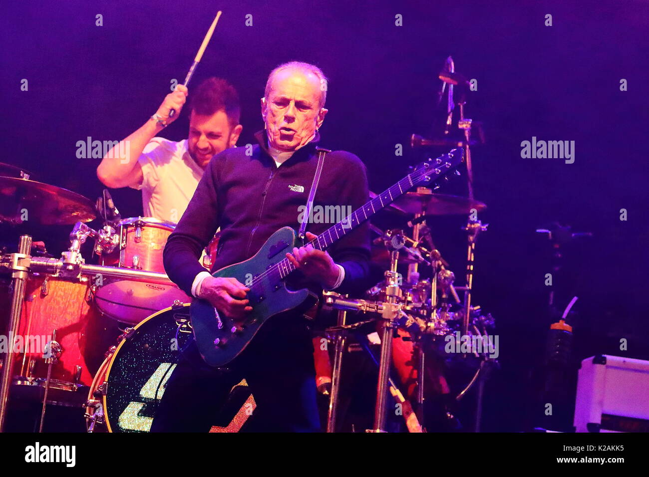 Leon cave status quo hi-res stock photography and images - Alamy
