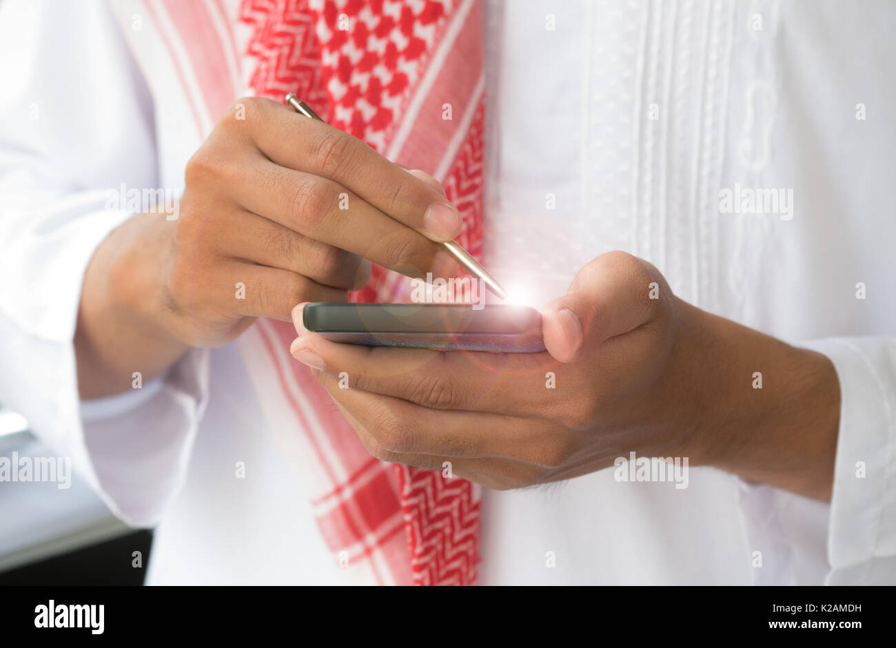 Saudi man hi-res stock photography and images - Alamy