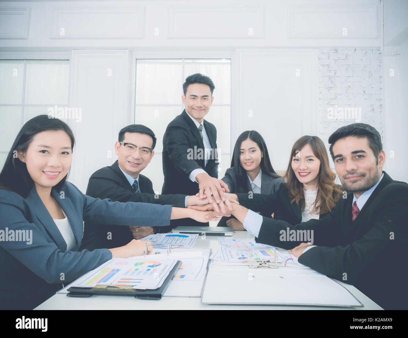 Teamwork hands hi-res stock photography and images - Alamy