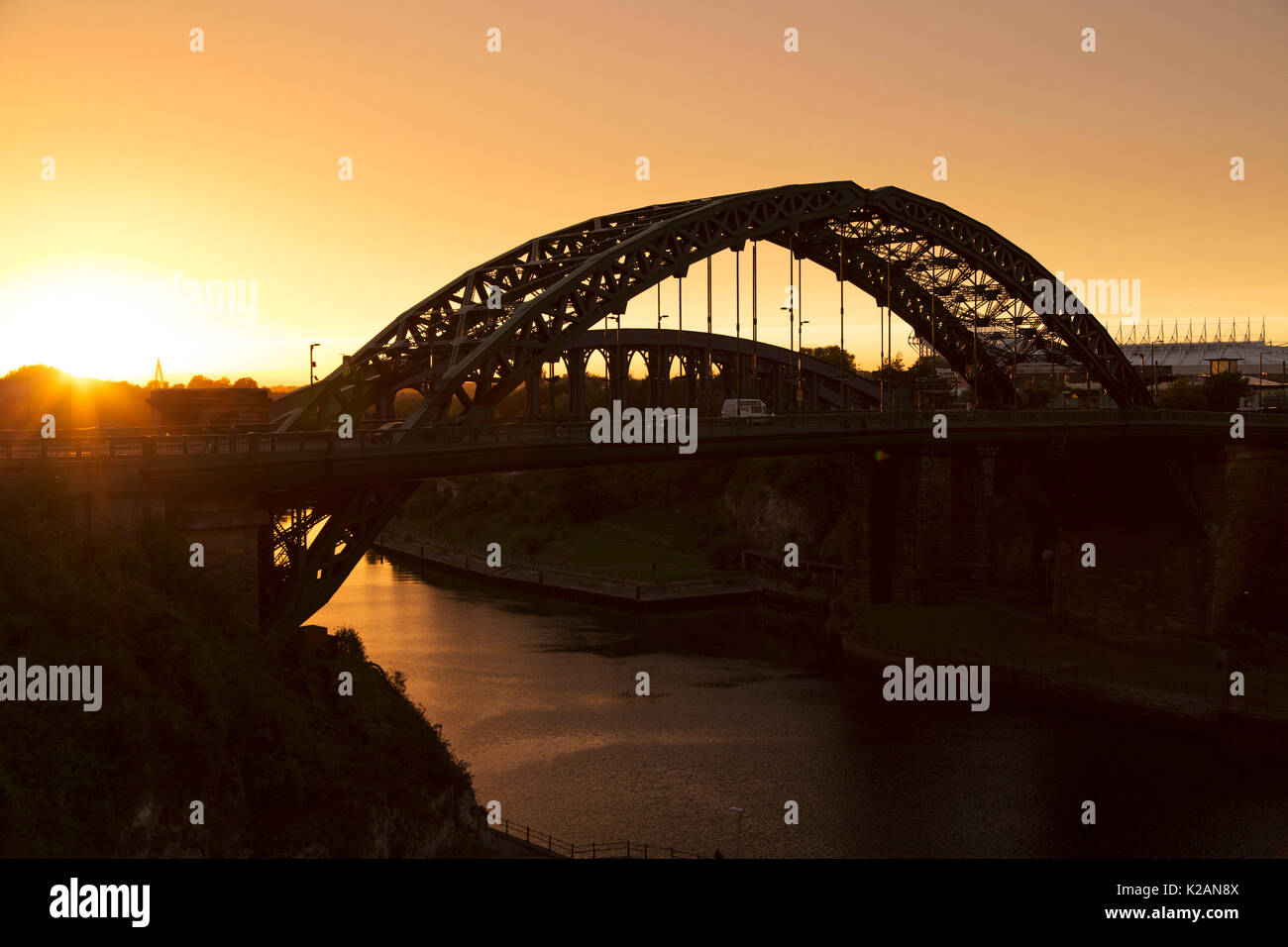 Sunset over the River Wear in Sunderland, England. Wearmouth Bridge ...