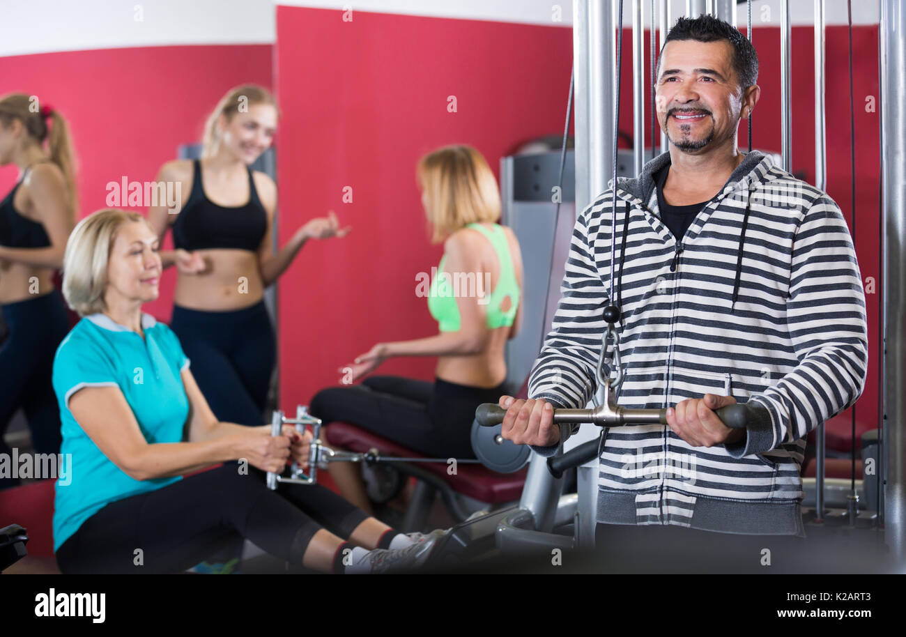 Gym training group friends different hi-res stock photography and ...