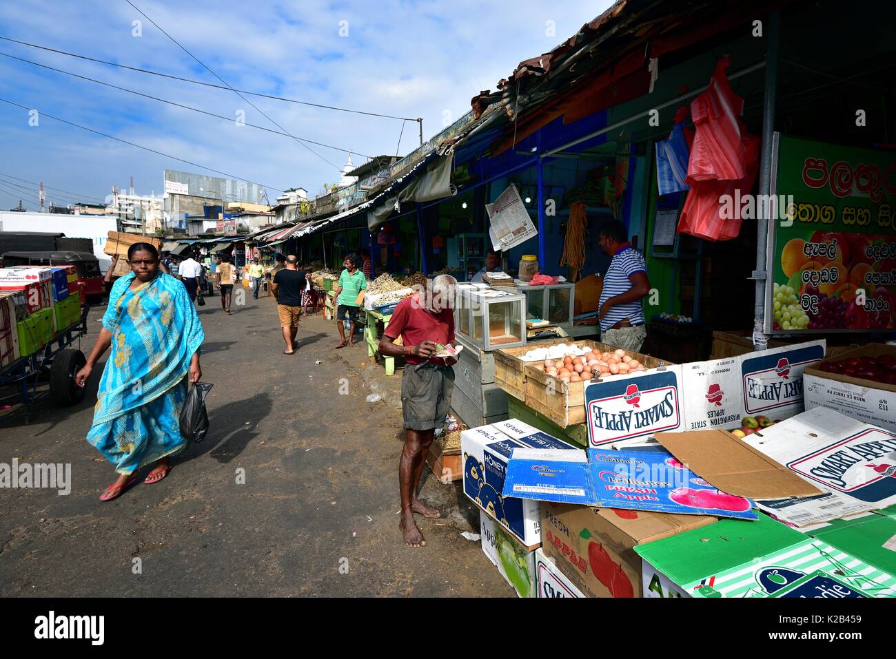 Shoppers at Manning Market, Colombo, Sri Lanka Stock Photo - Alamy