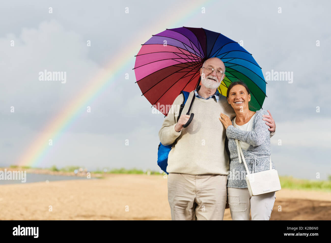 Umbrella couple walk hi-res stock photography and images - Alamy